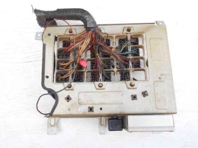 [Used]Fuse Box NISSAN UD UD NISSAN LARGESIZE CAR 2003 KL-CG48L - BE ...