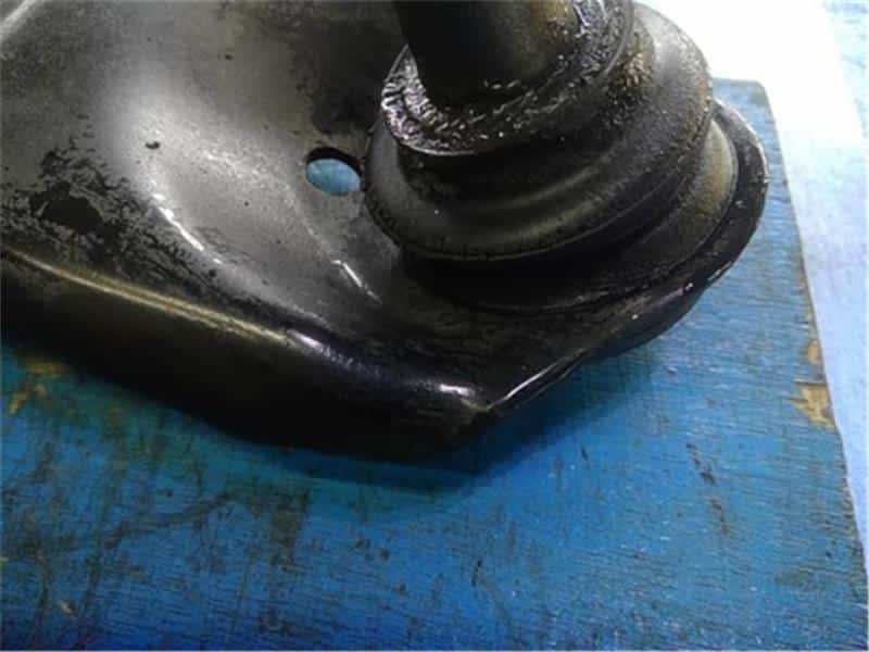 [Used]Front Right Lower Control Arm TOYOTA Noah 2011 DBA-ZRR70W ...