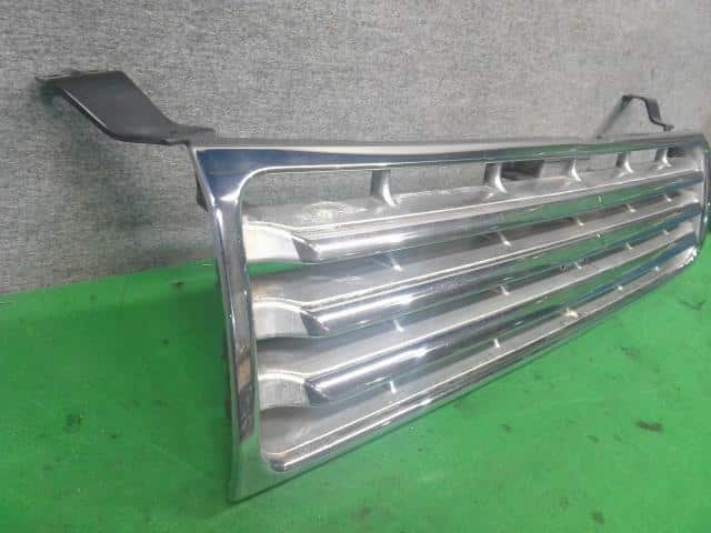 [Used]Radiator Grille MITSUBISHI Pajero 1994 Y-V46WG MB831060 - BE ...