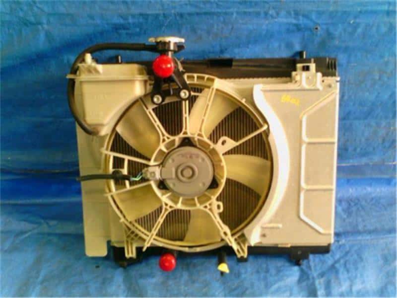 [Used]Radiator TOYOTA Vitz 2005 DBA-SCP90 1640023161 - BE FORWARD Auto ...