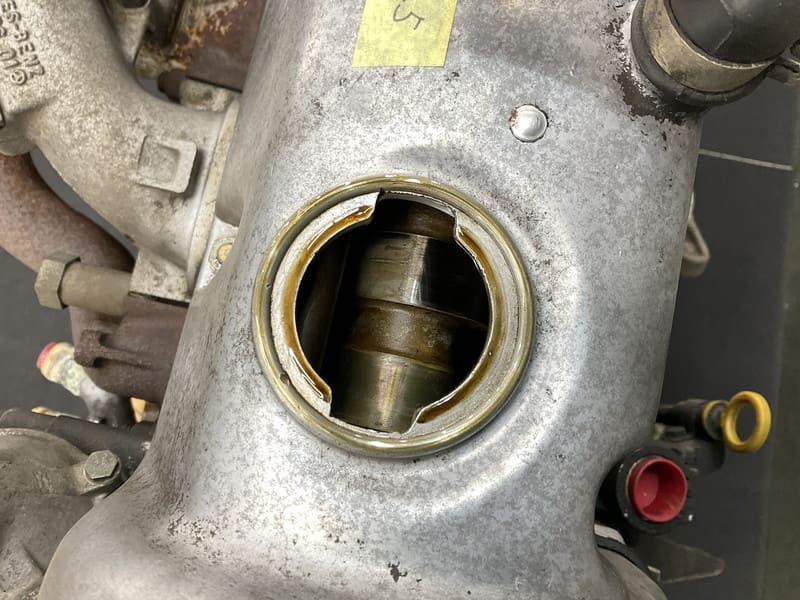 [Used]The MB123 W123 230E sedan M1154 Engine body 106,770km ...