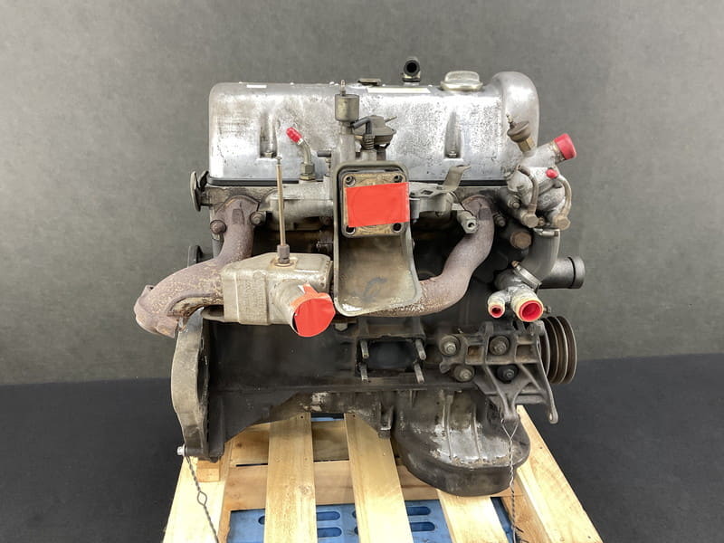 [Used]The MB123 W123 230E sedan M1154 Engine body 106,770km ...