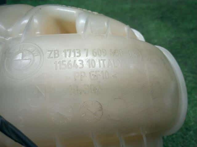 [Used]Coolant Tank BMW 3 Series 2013 DAA-3F30 17137642160 - BE FORWARD ...