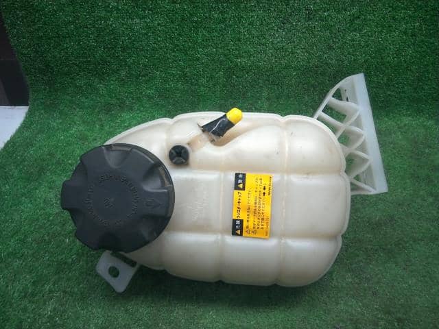 [Used]Coolant Tank BMW 3 Series 2013 DAA-3F30 17137642160 - BE FORWARD ...