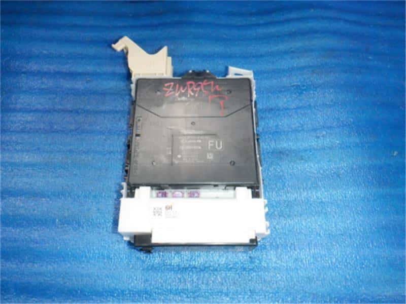 [Used]Fuse Box TOYOTA Noah 2022 6AA-ZWR95W - BE FORWARD Auto Parts
