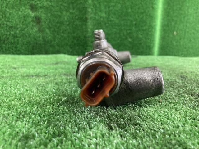 [Used]Common Rail NISSAN Nv350 caravan 2013 LDF-VW2E26 175205X00A - BE ...