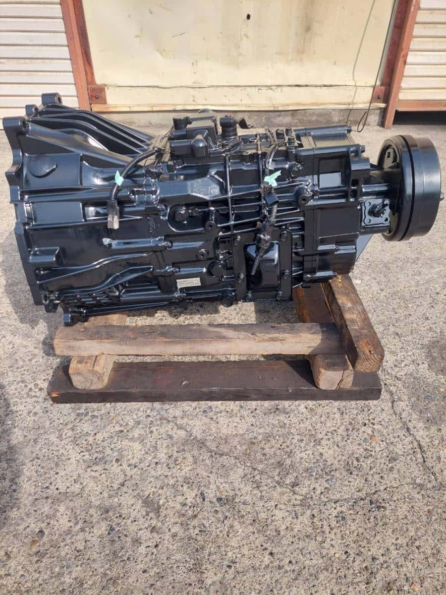 [Used]The Mitsubishi FUSO Canter the sixth speed Transmission model ...