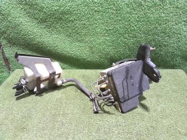 [Used]ABS Actuator TOYOTA Alphard 2004 CAA-ATH10W 4405058040 - BE ...
