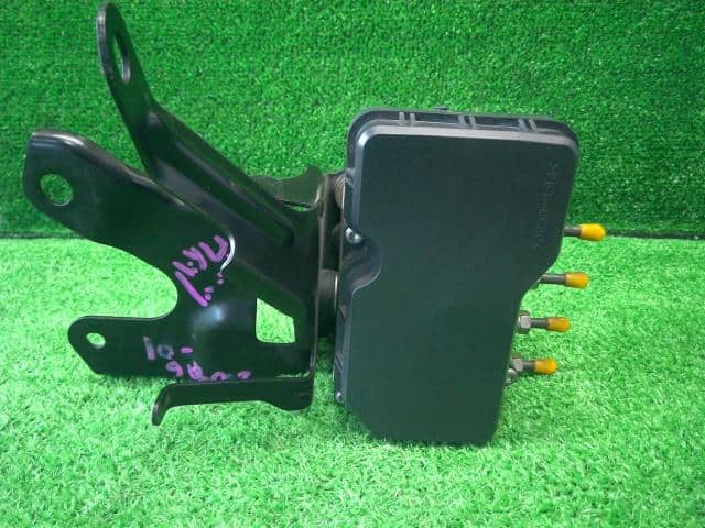 [Used]ABS Actuator TOYOTA Vitz 2012 DBA-NCP131 4405052E61 - BE FORWARD ...