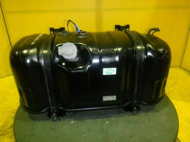 [Used]Fuel Tank ISUZU 2004 PB-NKR81A 8973516574 - BE FORWARD Auto Parts
