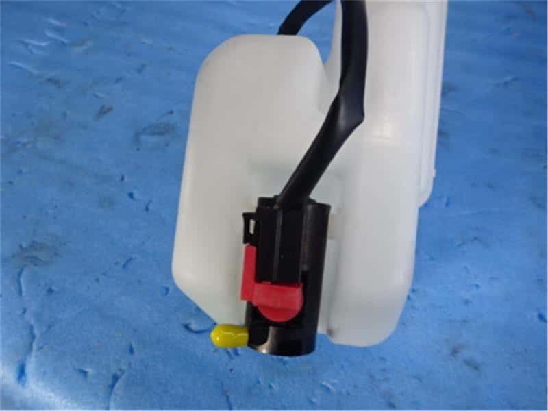 [Used]Windshield Washer Reservoir Tank SUZUKI Carry 2004 LE-DA63T ...