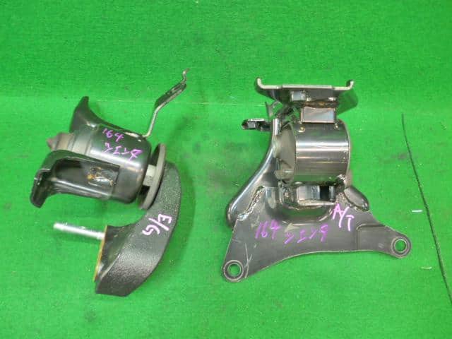 [Used]Sienta DBA-NSP170G and others E/G parts Engine mount two (Left ...