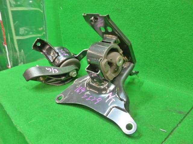 [Used]Sienta DBA-NSP170G and others E/G parts Engine mount two (Left ...
