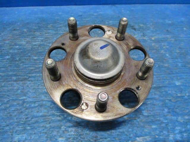[Used]Rear Wheel Hub HONDA Step Wagon 2006 DBA-RG1 42200SLJ008 - BE ...