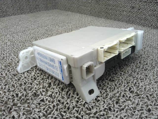 [Used]Control Unit TOYOTA Aqua 2013 DAA-NHP10 8922052501 - BE FORWARD ...