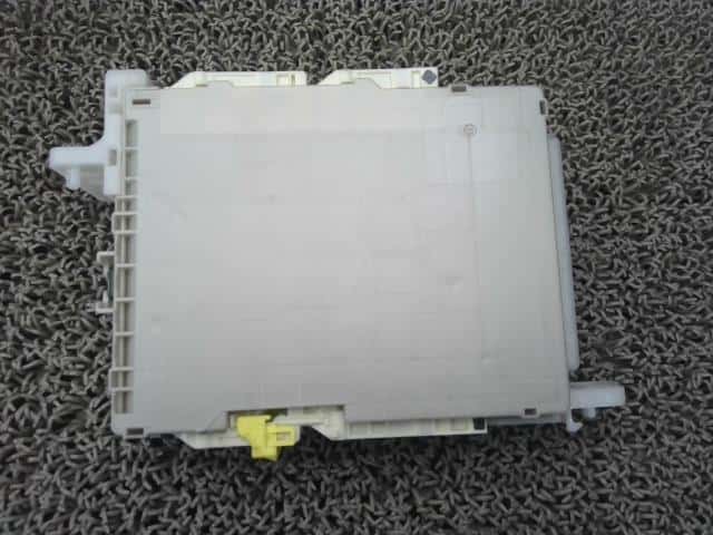 [Used]Control Unit TOYOTA Aqua 2013 DAA-NHP10 8922052501 - BE FORWARD ...