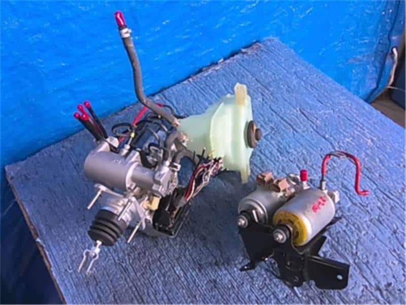 [Used]Brake Master Cylinder TOYOTA Aqua 2013 DAA-NHP10 4705052030 - BE ...