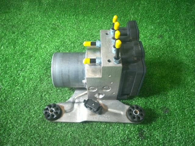 [Used]ABS Actuator BMW 6 Series 2015 DBA-6A30 34516876912 - BE FORWARD ...