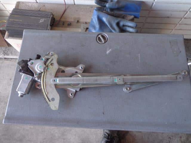 SUZUKI Lapin 2005 CBA-HE21S Regolatore Porta Anteriore Destra [usato] [PA65014924]