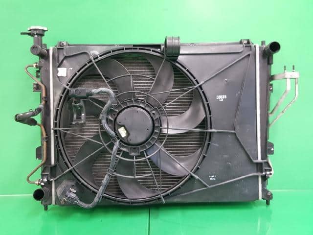 [Used] Radiator KIA Rondo 2007 8E0 941 004 - BE FORWARD Auto Parts