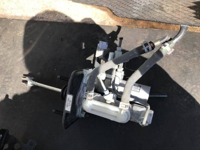 [Used]Brake Master Cylinder TOYOTA vellfire 2015 DAA-AYH30W 4720158090 ...