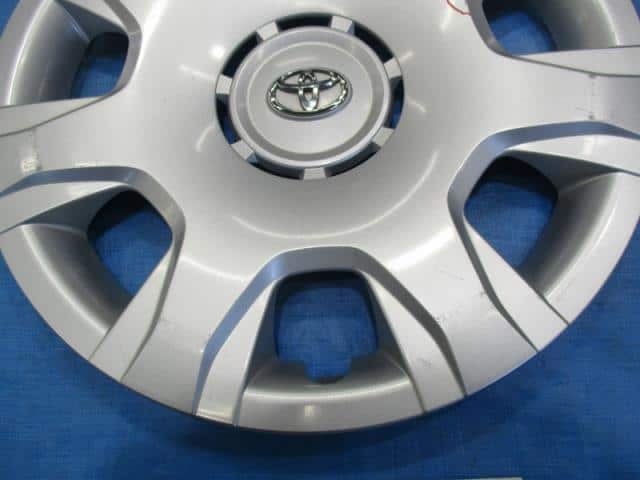 [Used]Wheel Cover TOYOTA Hiace 2015 CBF-TRH200V 4260226040 - BE FORWARD ...