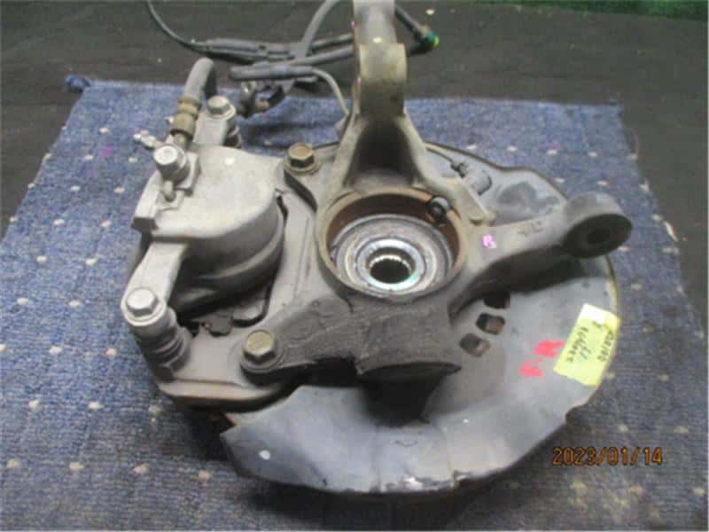 [Used]Front Right Knuckle Hub Assembly TOYOTA Noah 2006 DBA-AZR60G ...