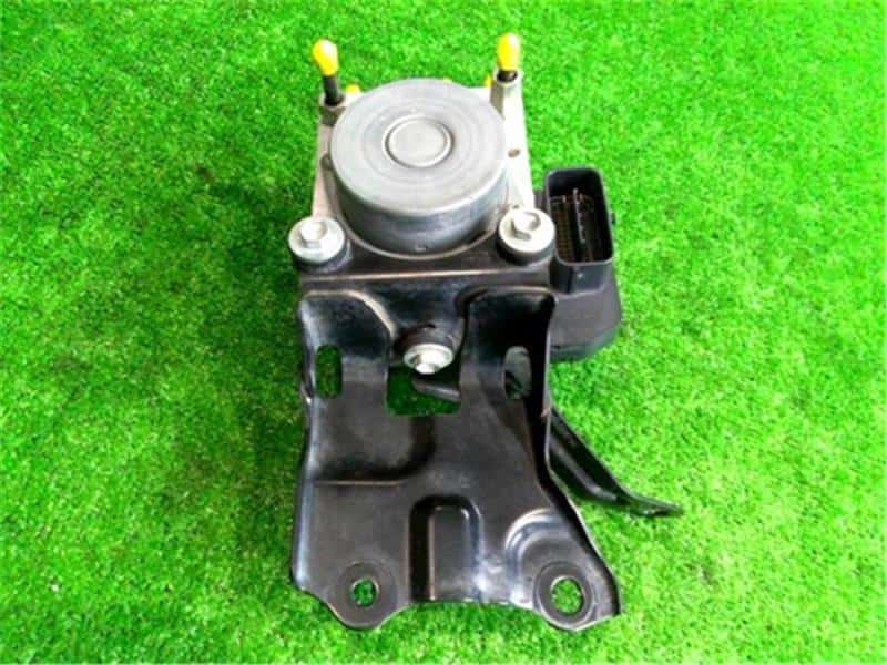 [Used]ABS Control Module TOYOTA Corolla Axio 2014 DBA-NZE164 4405012B41 ...