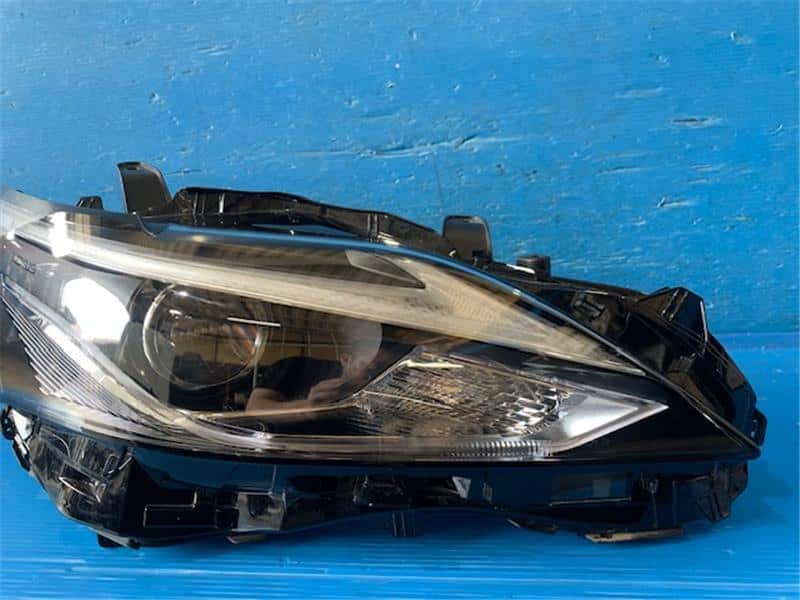 [Used]Right Headlight TOYOTA Lexus ct 2022 6AA-ZWA10 8110576181 - BE ...
