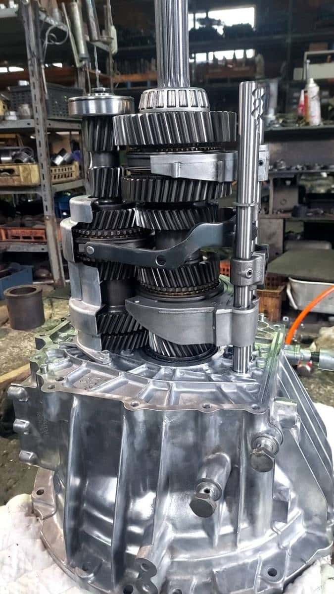 [Used]The Mitsubishi FUSO Canter Engine 4P10 (Transmission model M038S6 ...