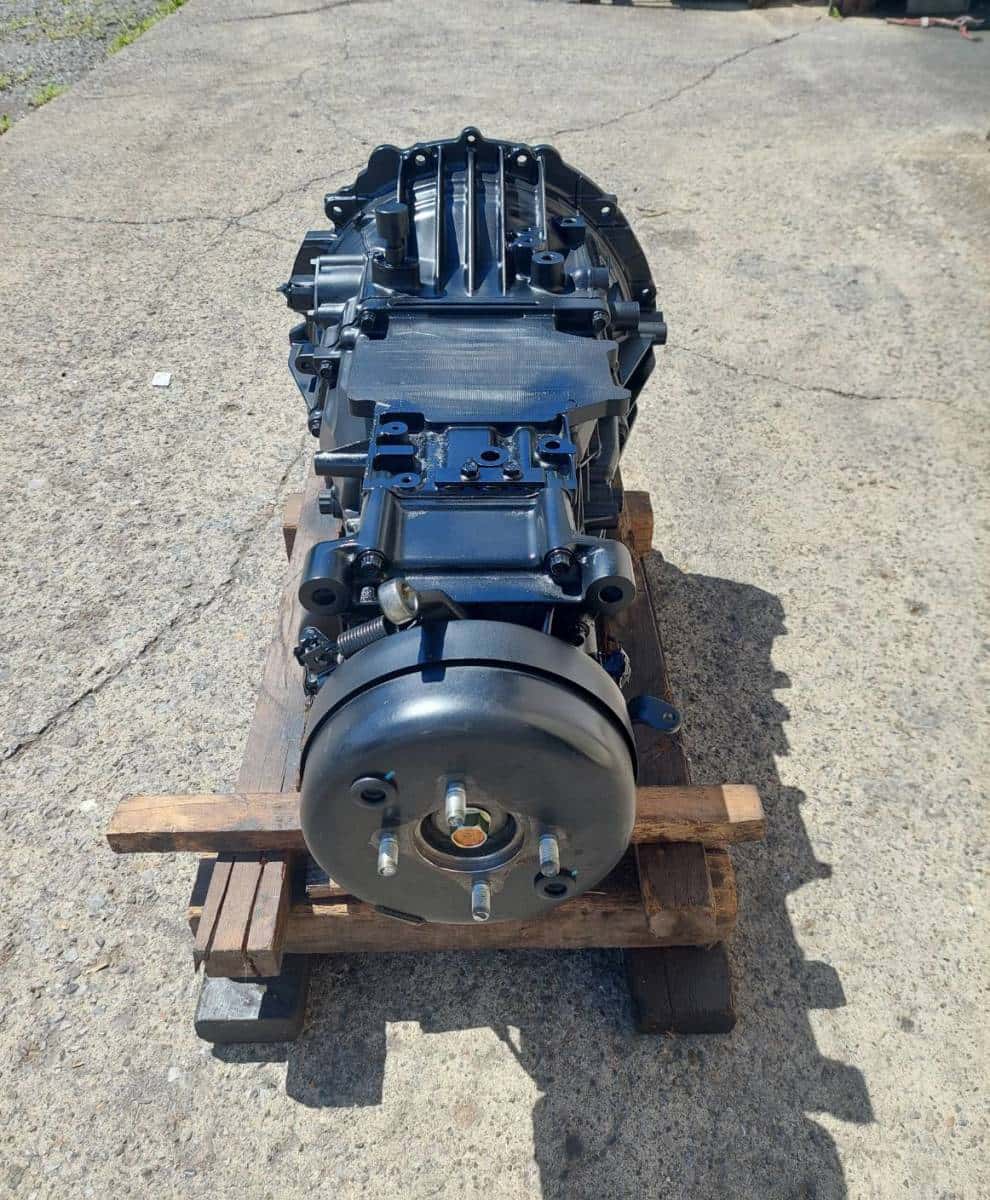 [Used]The Mitsubishi FUSO Canter Engine 4P10 (Transmission model M038S6 ...