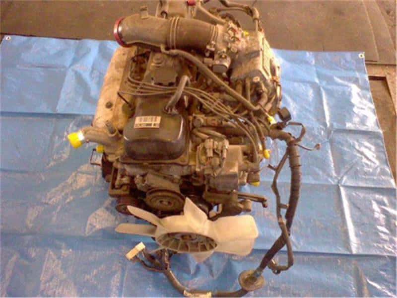 [Used]2RZE Engine TOYOTA Hiace Van 2002 GF-RZH111G - BE FORWARD Auto Parts