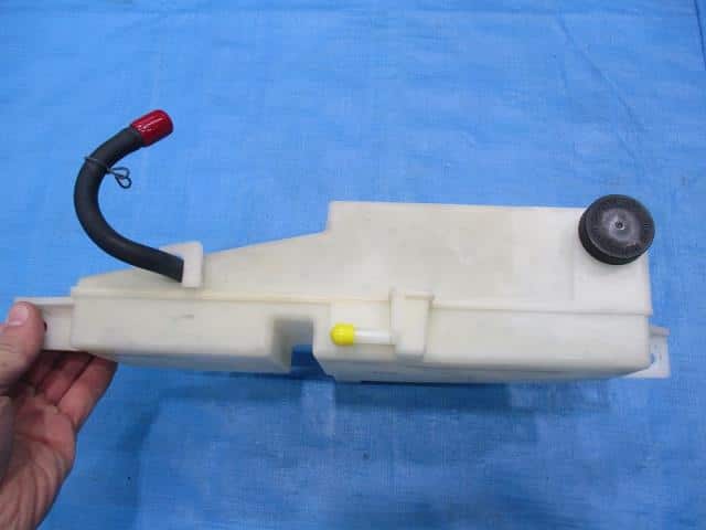 [Used]Coolant Tank NISSAN Skyline 2010 DBA-KV36 21710JK000 - BE FORWARD ...