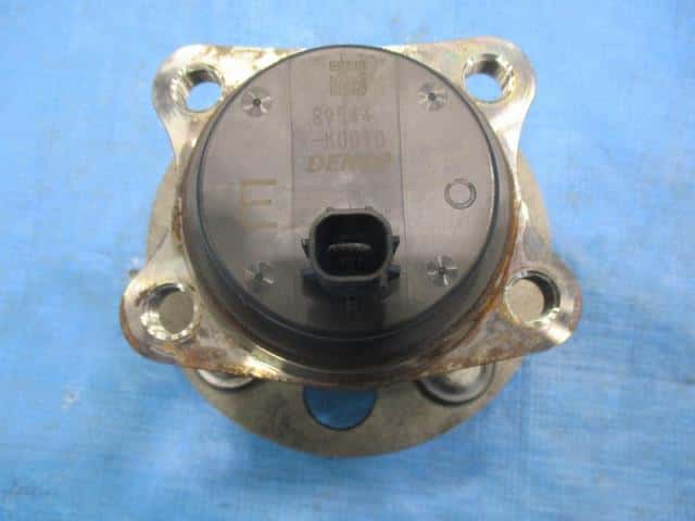 [Used]Rear Wheel Hub TOYOTA 2020 5BA-KSP210 42450K0010 - BE FORWARD ...