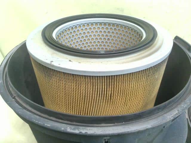 [Used]Air Cleaner Assembly MAZDA Titan 2000 KK-WH6HH YJ3413320E - BE ...