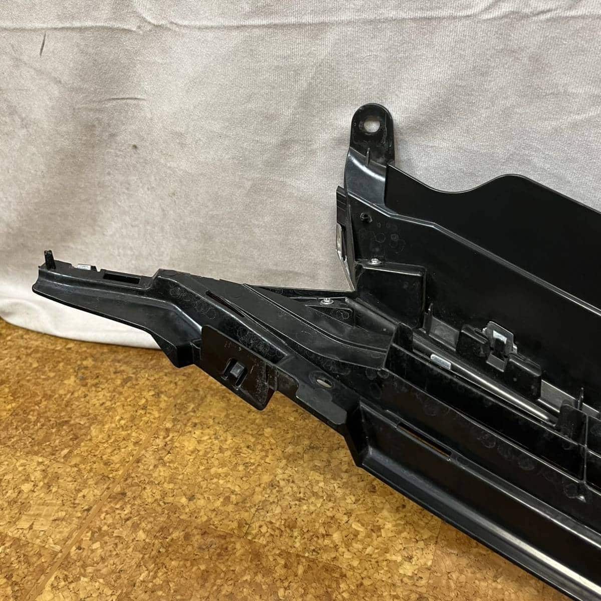 [Used]Radiator Grille Toyota Auris hybrid 53100-12481 - BE FORWARD Auto ...