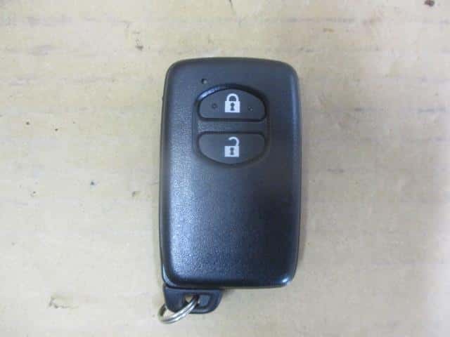 [Used]Keyless Entry Remote Control Key TOYOTA Aqua 2014 DAA-NHP10 ...