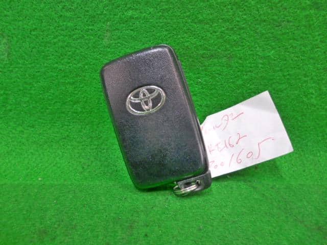 [Used]Keyless Entry Remote Control Key TOYOTA Corolla Fielder 2012 DBA ...
