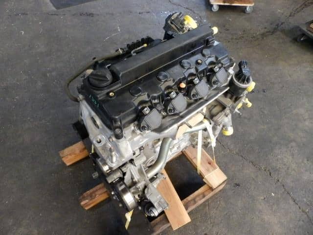 [Used]Step Wagon DBA-RK1 Engine R20A NH731P 11000-R0A-800 231331 - BE ...