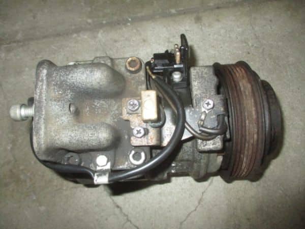 [Used] Benz W124 220E air-conditioner compressor 0002340211 0002300611 ...