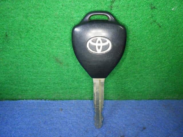 [Used]Keyless Entry Remote Control Key TOYOTA Corolla Axio 2008 DBA ...