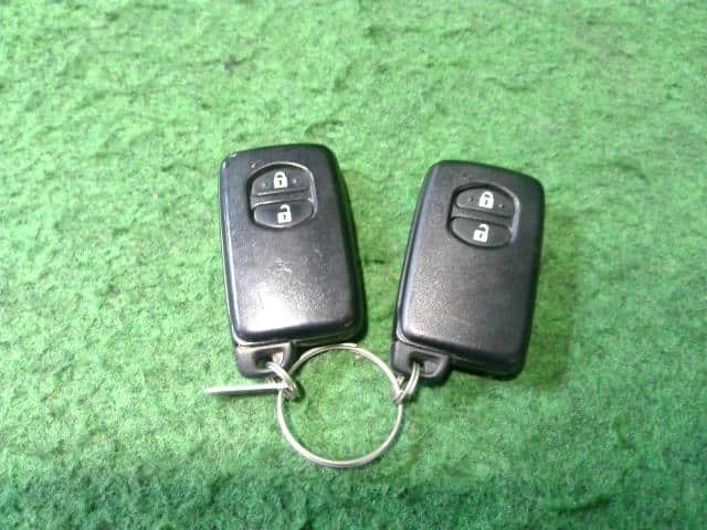 [Used]Keyless Entry Remote Control Key TOYOTA Aqua 2012 DAA-NHP10 ...