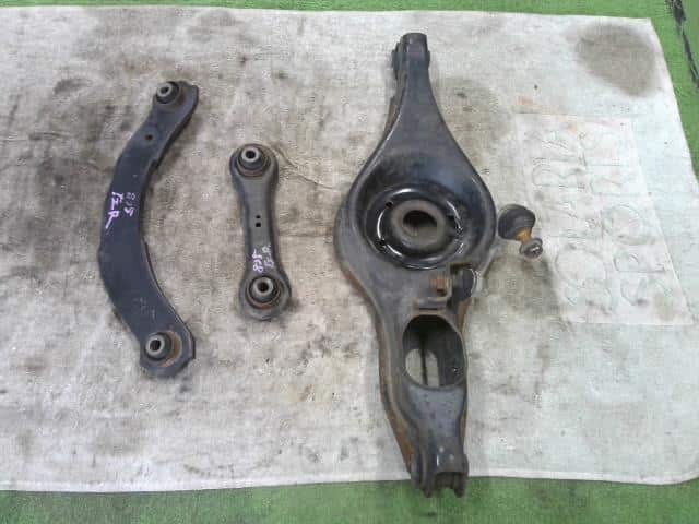 [Used]Rear Left Lower Control Arm MITSUBISHI Delica D5 2007 DBA-CV5W ...