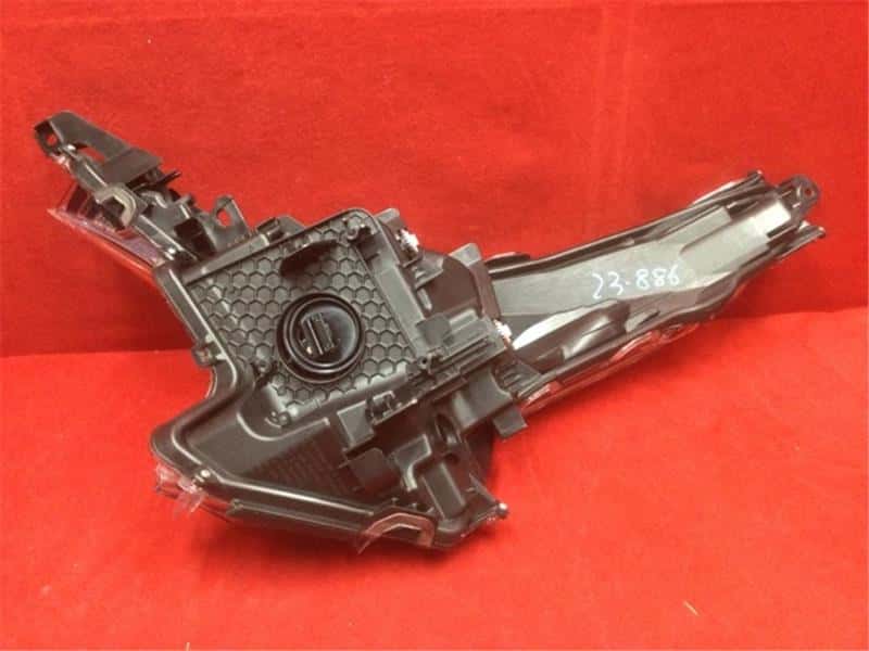 [Used]Right Headlight TOYOTA Prius 2018 DAA-ZVW50 8114547691 - BE ...