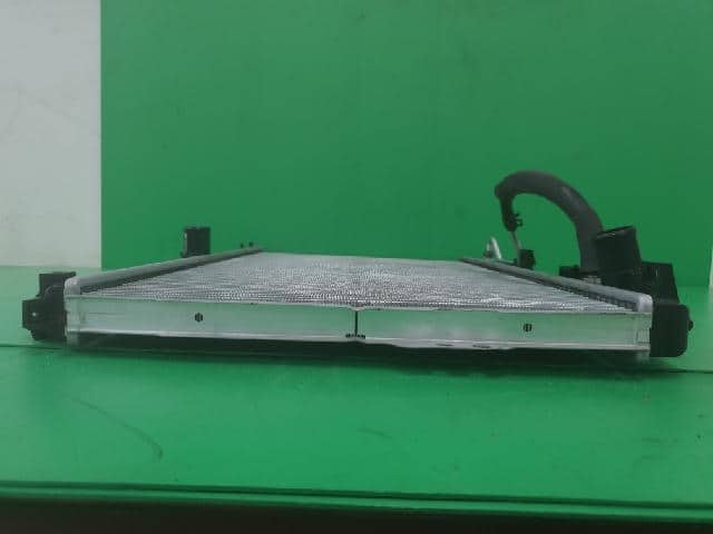 [Used] Radiator HYUNDAI Santafe 2003 25310 26480 - BE FORWARD Auto Parts