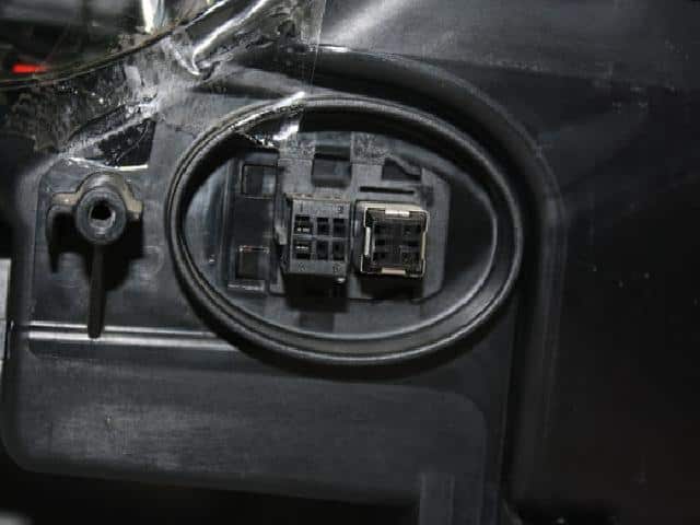 [Used] Left Headlight BMW 7 Series 2000 63117228427 - BE FORWARD Auto Parts