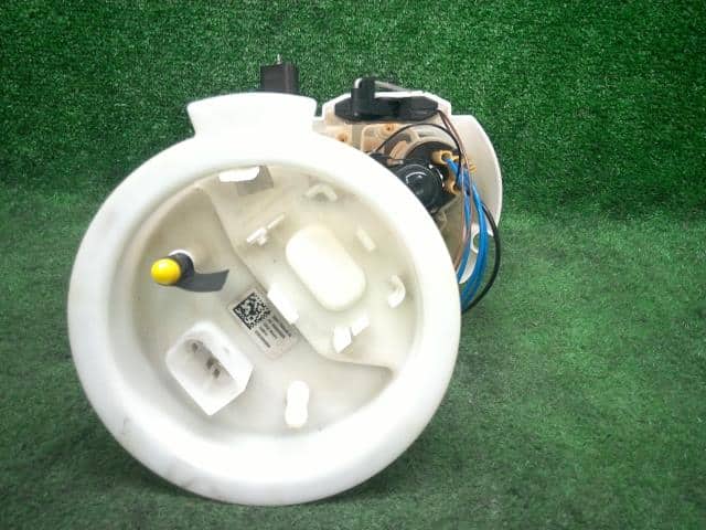 [Used]Fuel Pump BMW 2015 DBA-2A15 16117300465 - BE FORWARD Auto Parts