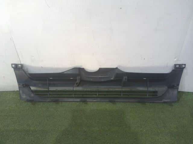 [Used]Radiator Grille TOYOTA Hiace 2010 CBF-TRH200K 5311126430 - BE ...