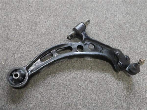 [Used]Front Right Lower Control Arm TOYOTA Harrier 1999 GF-MCU10W - BE ...