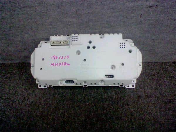 [Used]Speedometer TOYOTA Harrier 2006 DAA-MHU38W - BE FORWARD Auto Parts